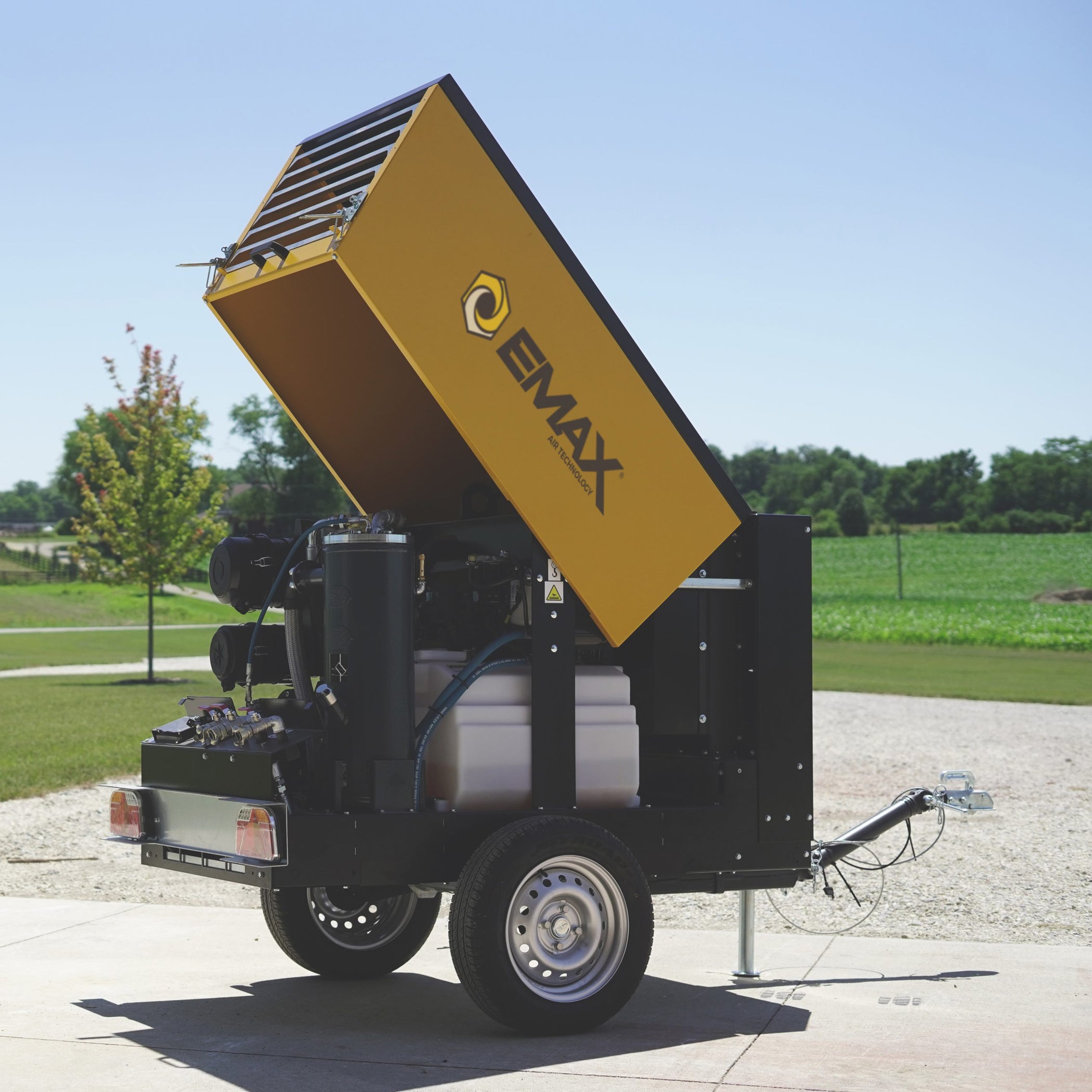 EMAX 24HP Diesel Air Compressor-EDS090TR: Mobile Power Solution ...